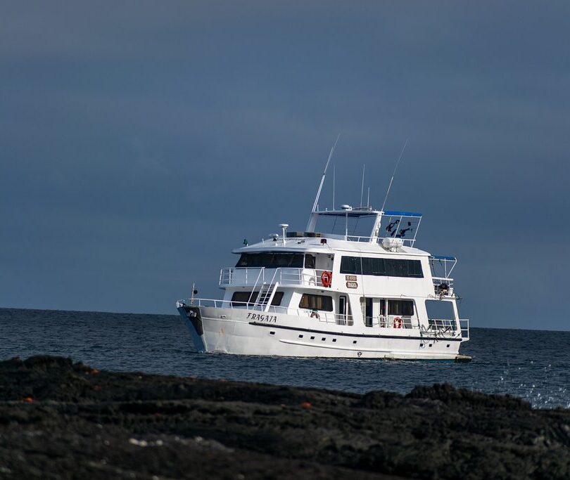 Fragata First-Class Galapagos Yacht - Galapagos Lastminutes